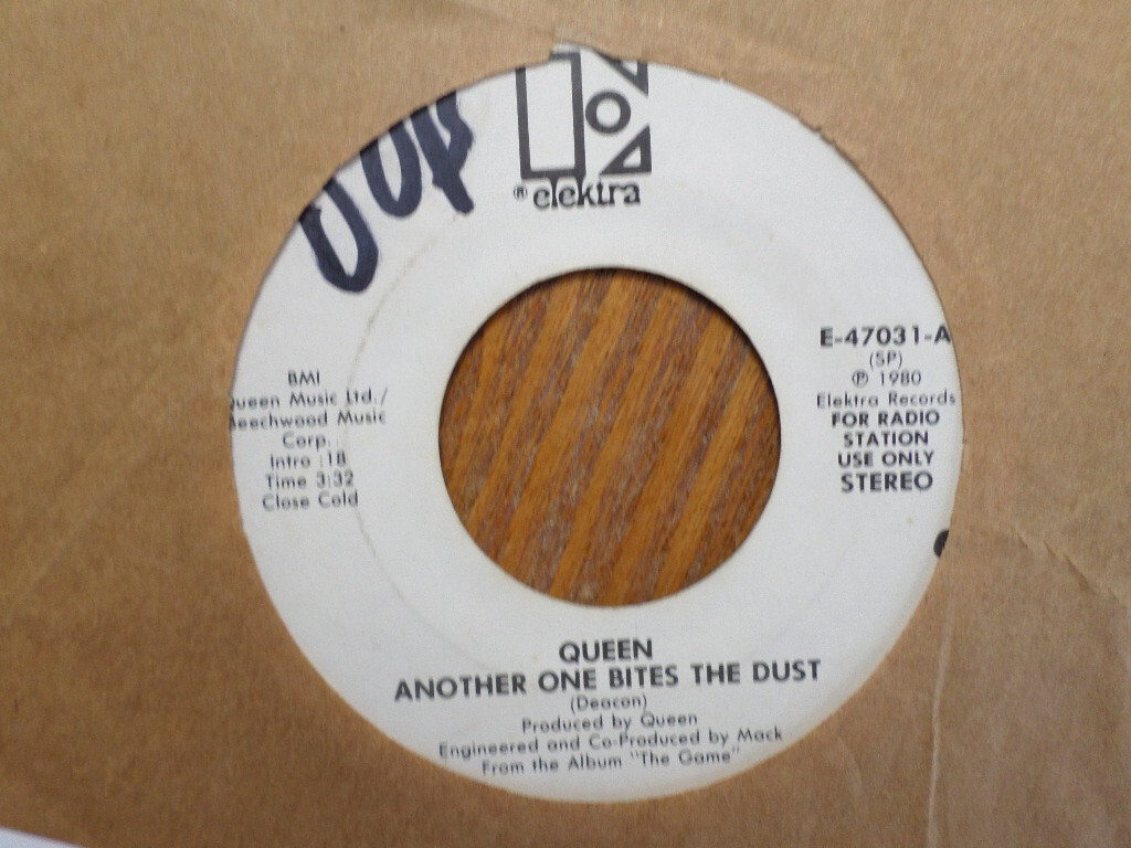 PROMO ELEKTRA 45 RECORD/QUEEN/ANOTHER ONE BITES THE DUST/MONO/STEREO ...