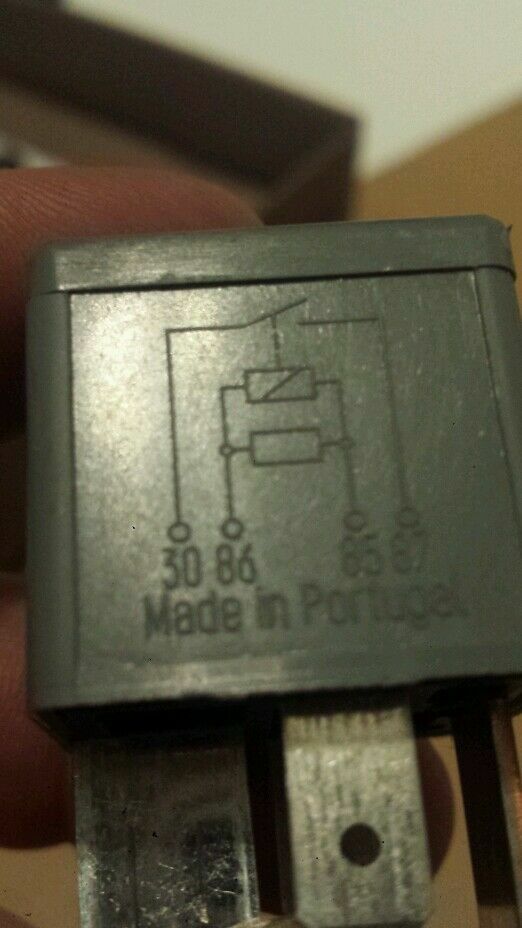 Audi A6 4B Quattro 3.0 4B Limousine Relais Relay 370 Arbeitskontakt ...