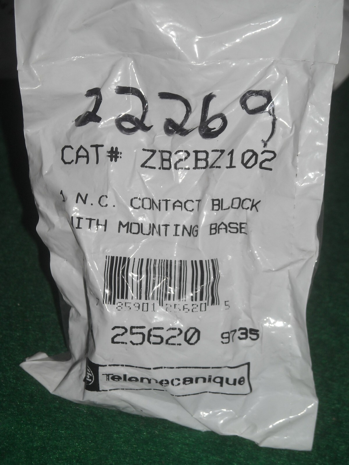 Telemecanique ZB2BZ102 1 NC contact block with mounting base new sealed ...