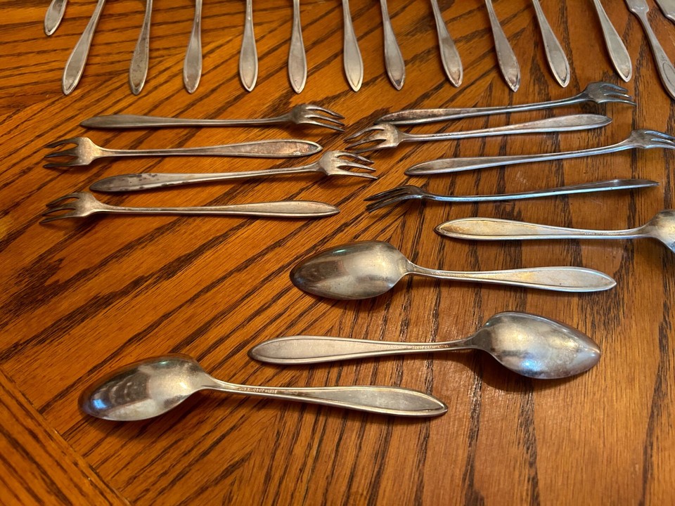 67-Piece Vintage Oneida Community Silverplate Flatware Set – Matching ...
