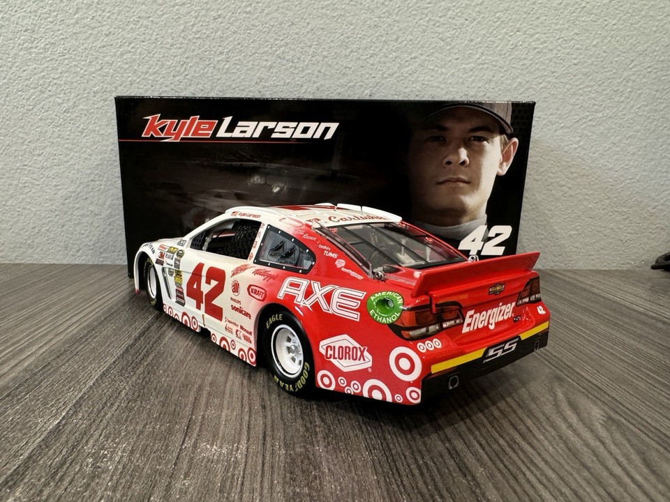 2014 Kyle Larson #42 Target Night 1:24 NASCAR Action MIB | eBay