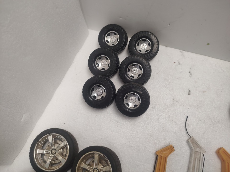 NICE NY-LINT TIRES AND WHEELS 5 TOW TRUCK BOOMS | eBay