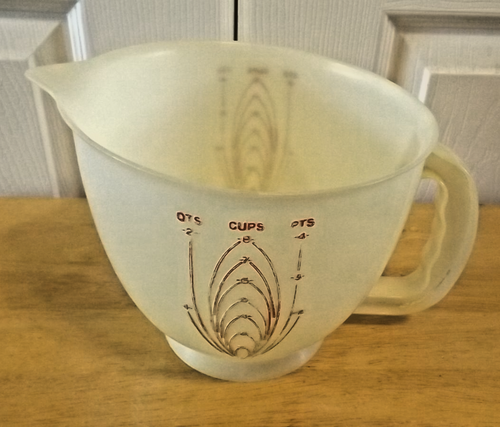 Vintage Tupperware Mix-N-Stor 8 Cup 2 Quart Measuring Bowl Pour Spout ...