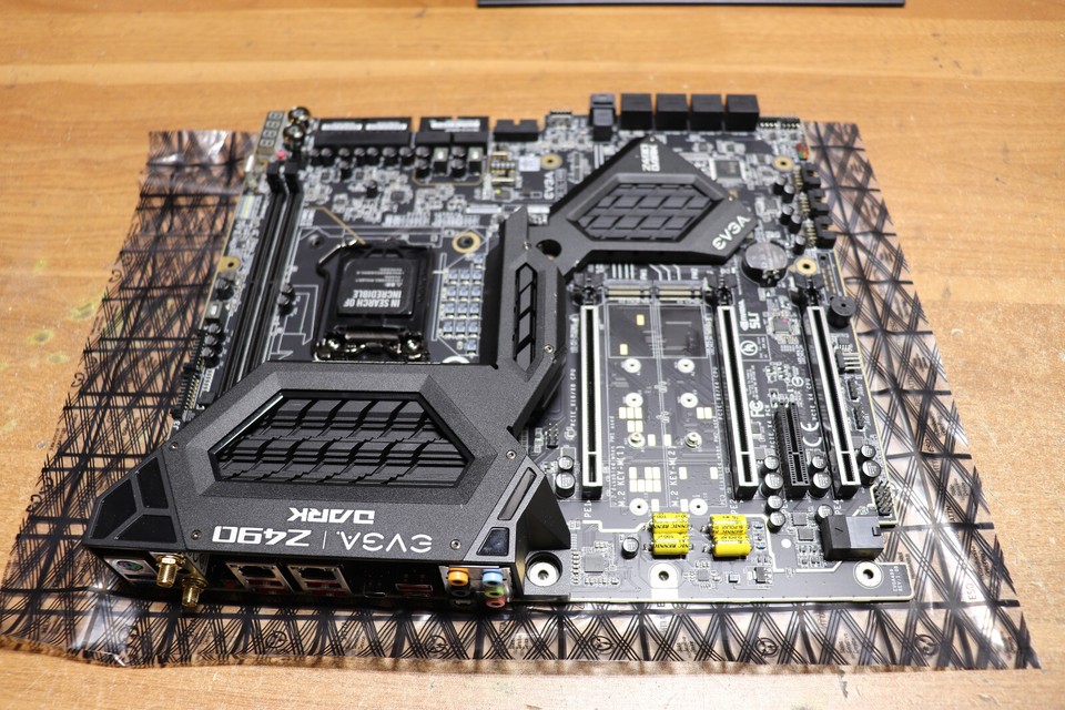 EVGA Z490 Dark Intel LGA 1200 DDR4 EATX Motherboard | eBay