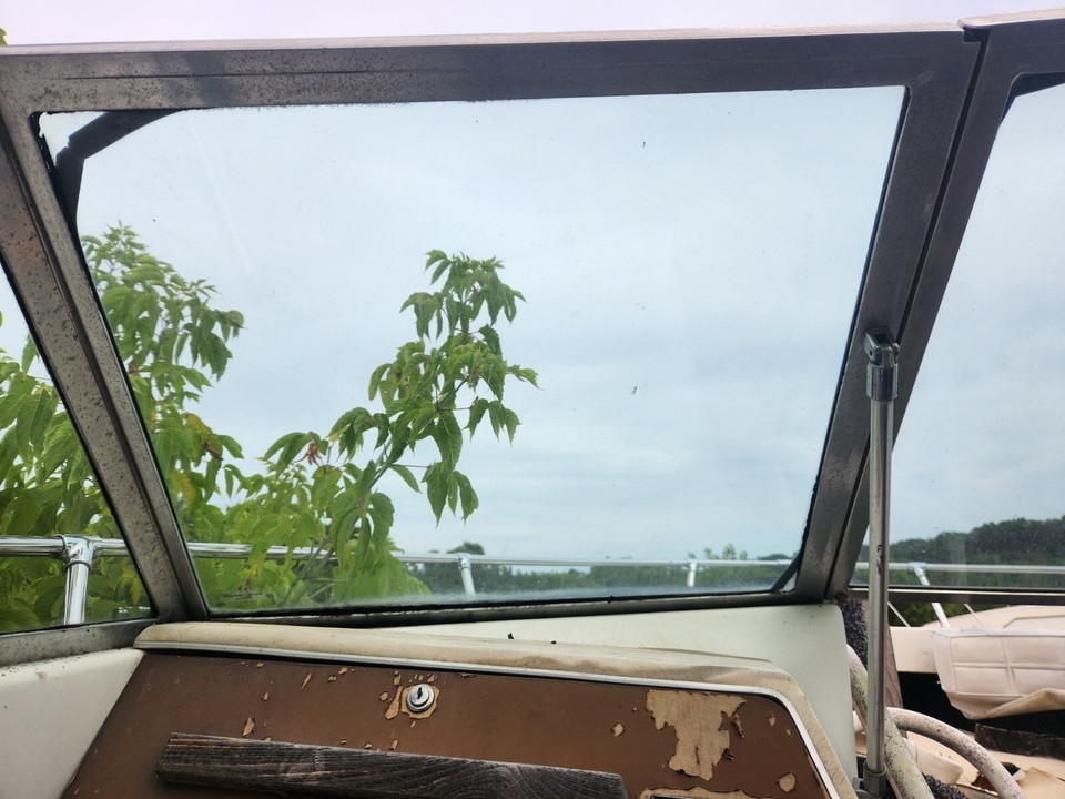 COMPLETE WINDSHIELD FROM A 1977 SEA RAY OPEN BOW PARTING BOAT Sea Ray ...