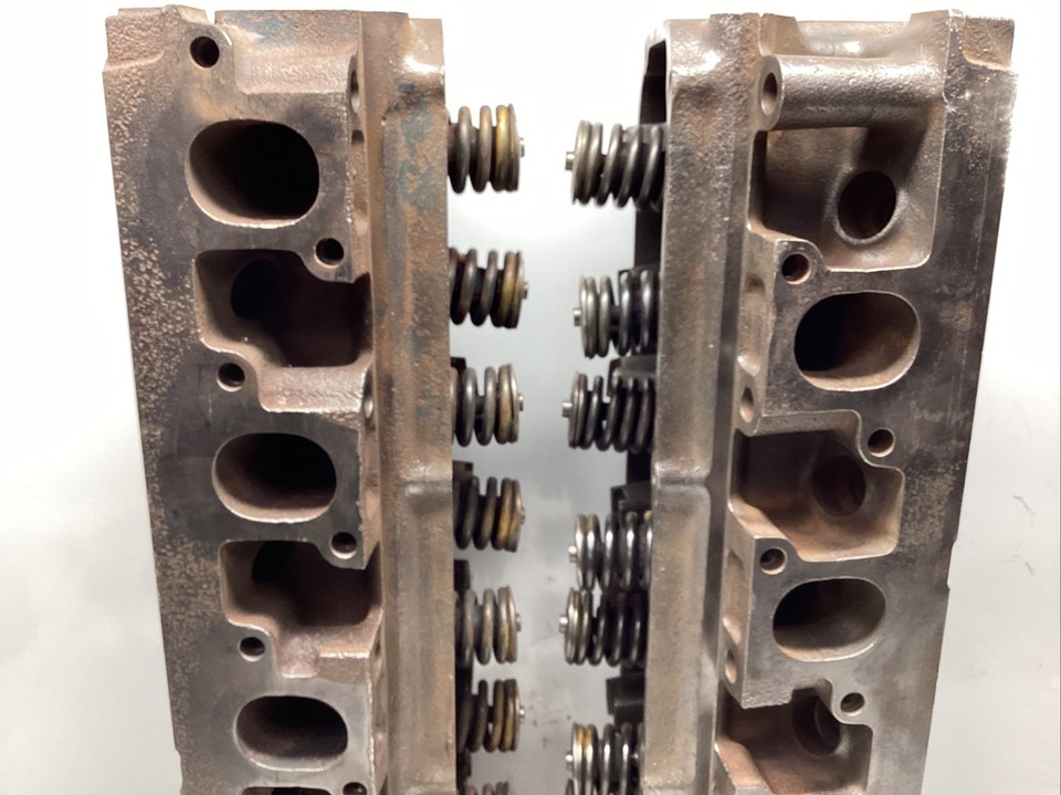 1970-1971 Ford 351C Small Block Cylinder Head Set D0AE-J DATE CODE OE9 ...
