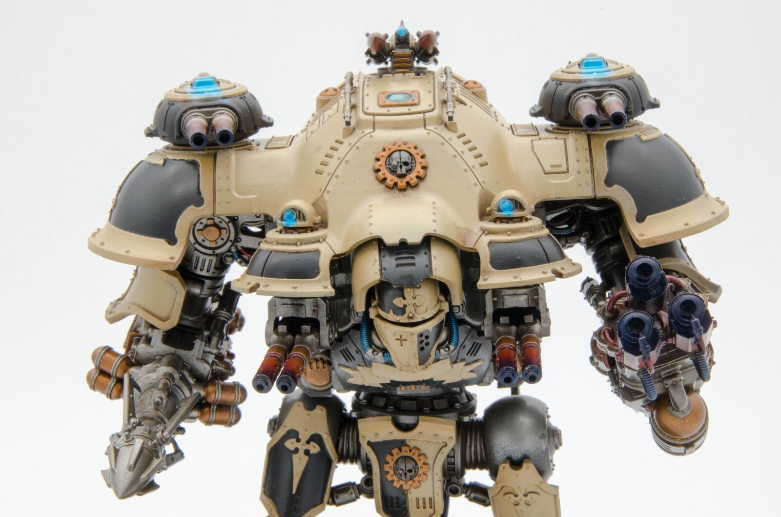 Games Workshop Warhammer 40k Imperial Knights Knight Valiant Miniature ...