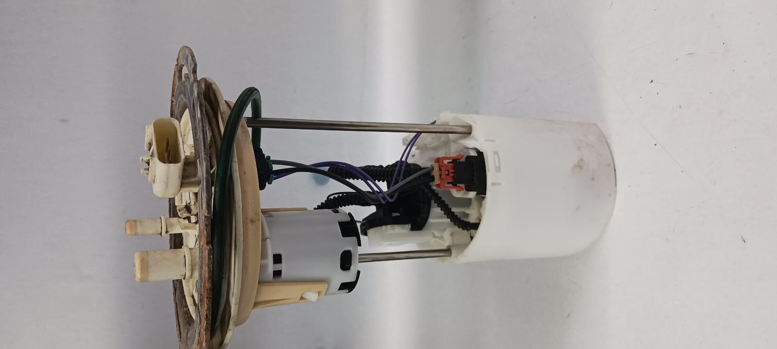 2014 FORD F150 Fuel Pump Assembly 5.0L (tank mounted) 145" WB 36 gal ...