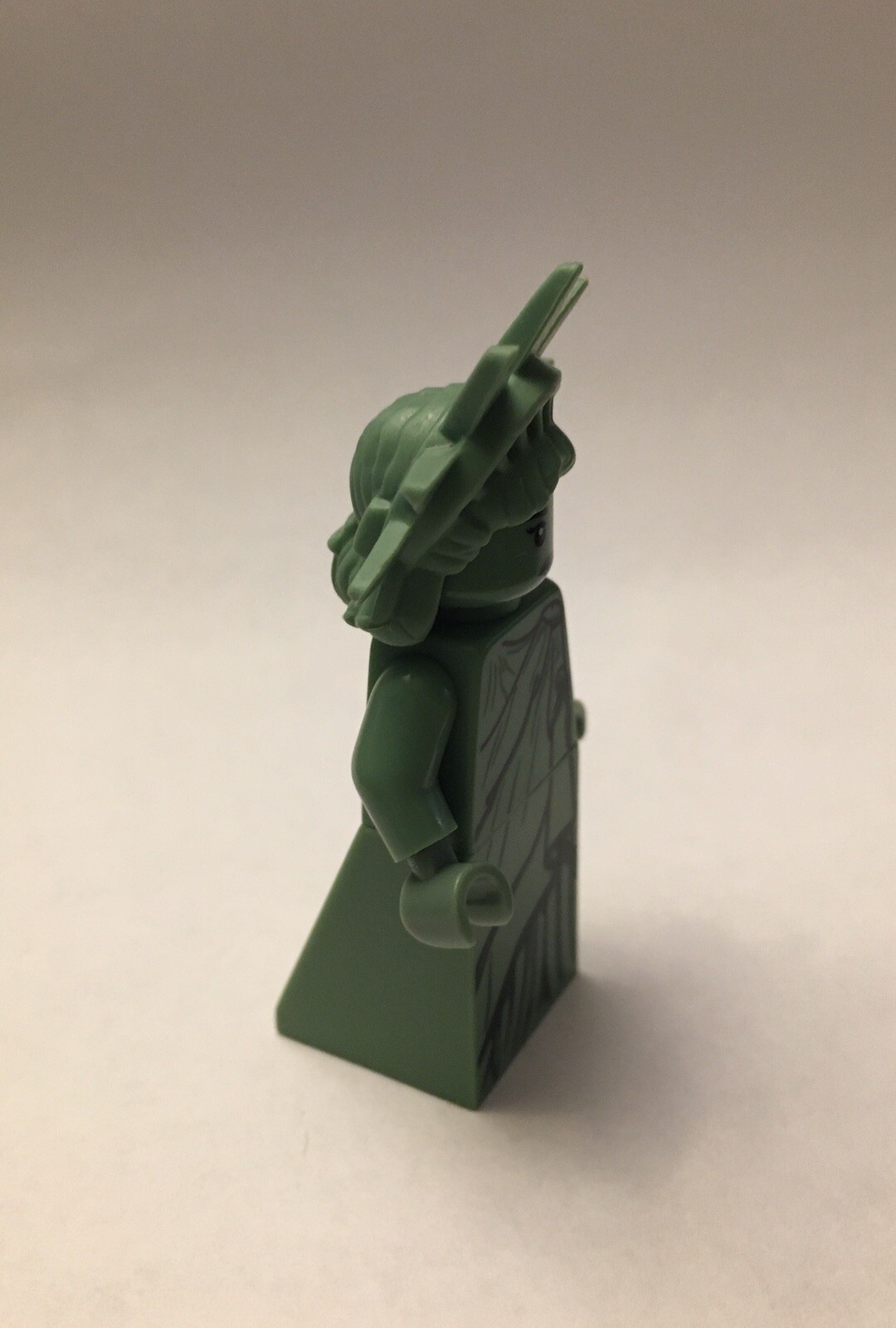 LEGO Lady Liberty Statue of Liberty Minifigure Series 6 American Icon ...