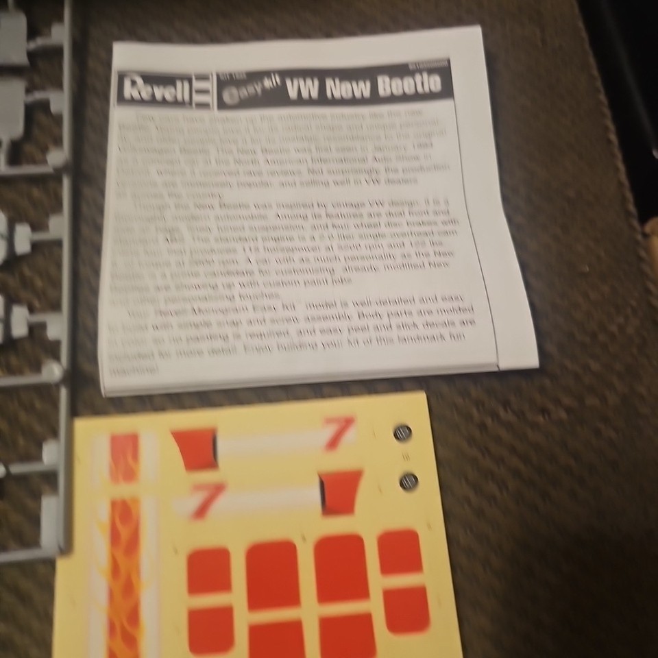 Revell Easy Model kit red 2005 Bug Vw Volkswagen Beetle 85-1935 1/24 ...