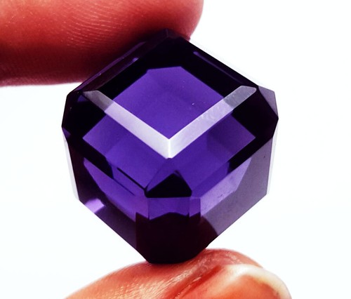 Loose Gemstone Brazilian Violet Topaz Cube 146 to 147 Ct Certified ...