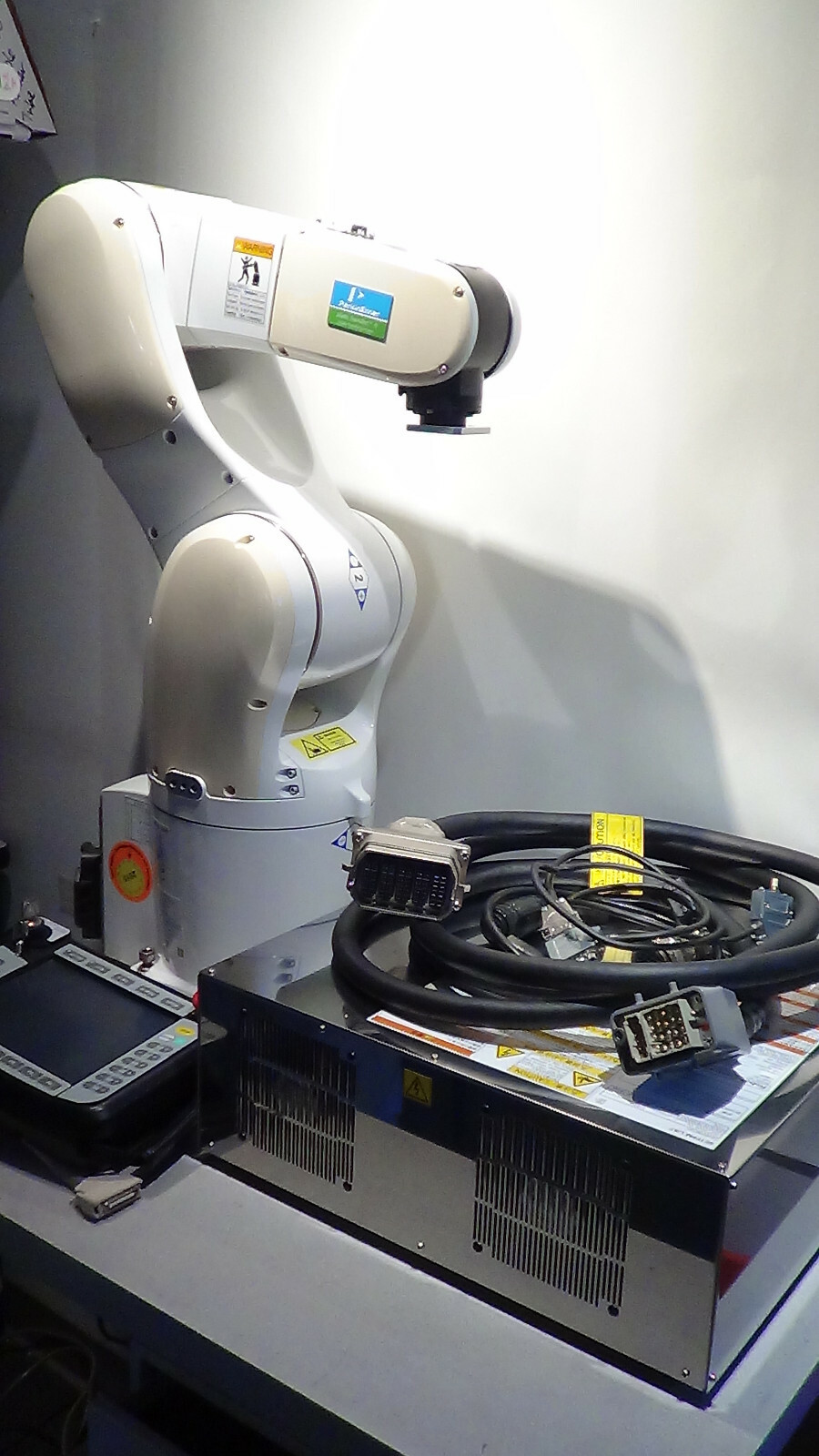 Denso Wave VS068A2-AV6-NNN-NNN BN-NNNN Robot w/ RC7M-VSA2-2NNP-NB-NNN ...