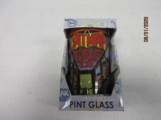 BATMAN PINT GLASS BY DC COMICS | eBay