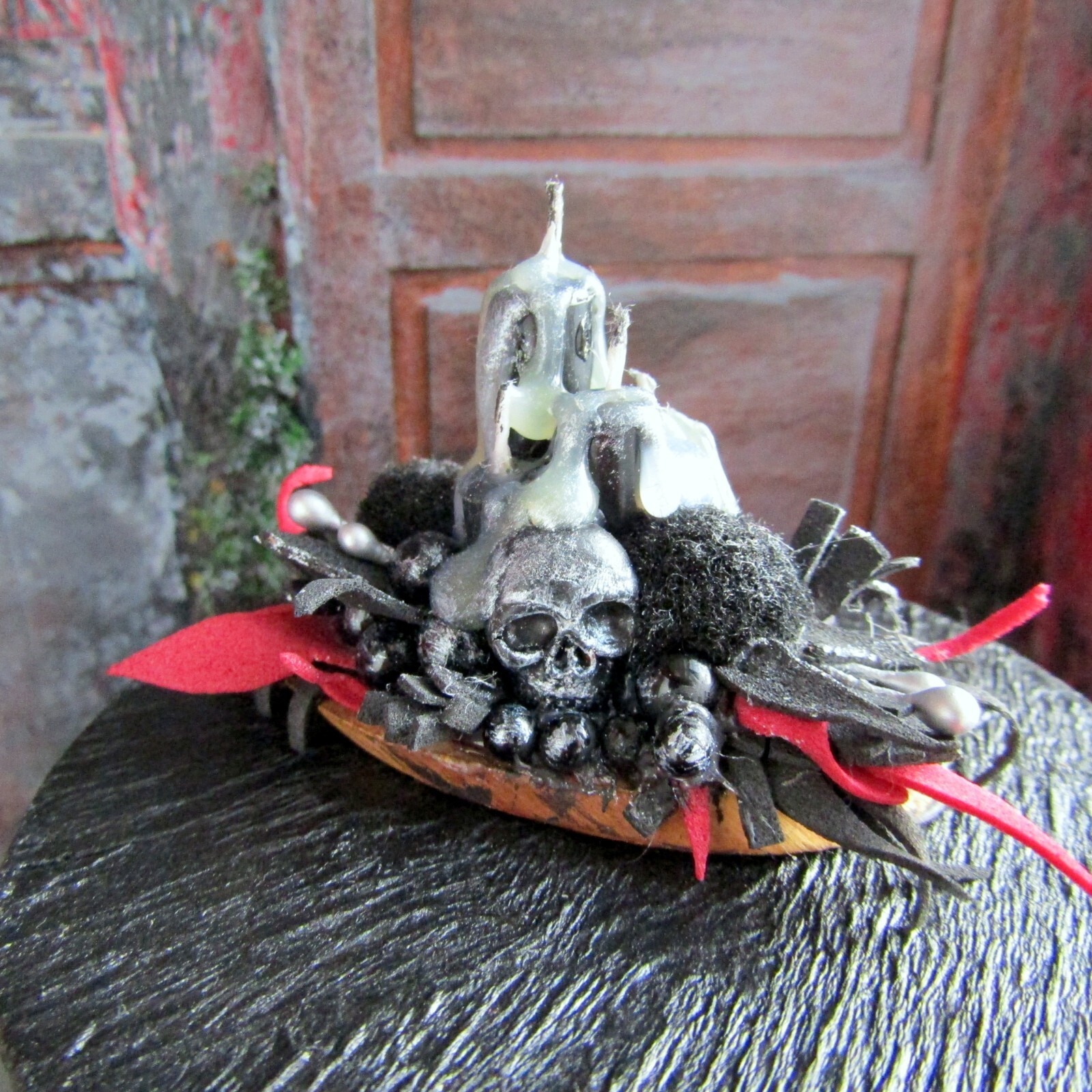Miniature horror Christmas Spooky dollhouse wreath Gothic miniatures ...