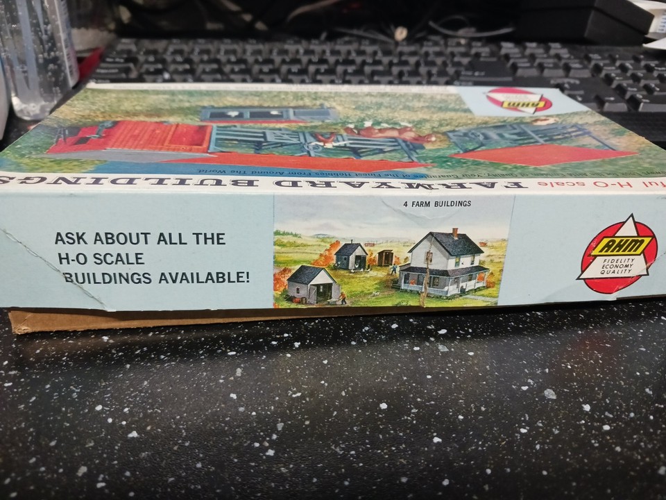 AHM 5849:250 Farmyard Buildings, Farm Shed Figures,Structure Kit,HO ...