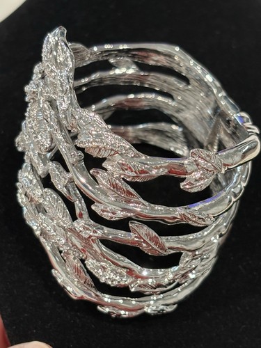 Rachel Zoe Huge Silvertone & Rhinestones Leaf Pattern Hinge Bracelet Gorgeous | eBay