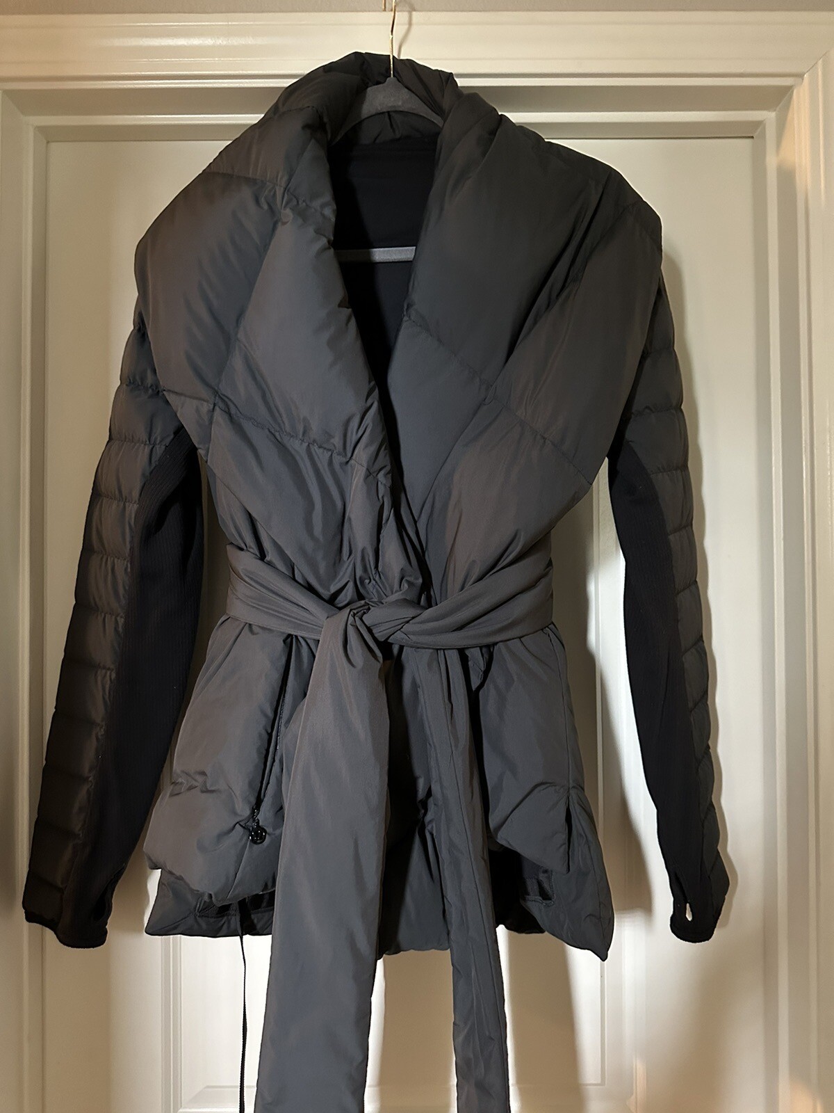 Lululemon Shawl collar Down Wrap Coat, size 4 Rare - Gem