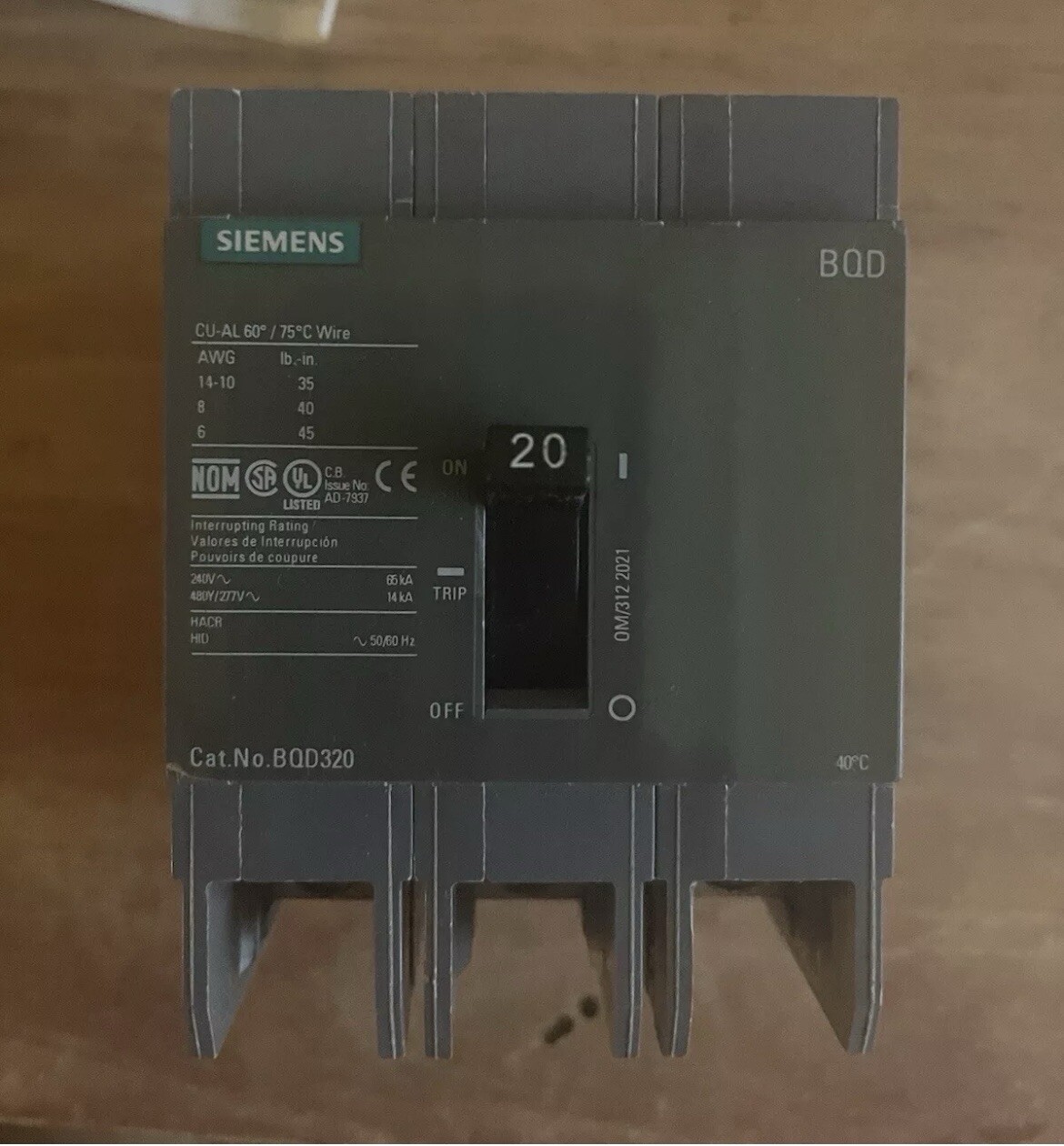 NEW IN BOX - Siemens BQD320 Molded Case Circuit Breaker 20A 3 Phases ...