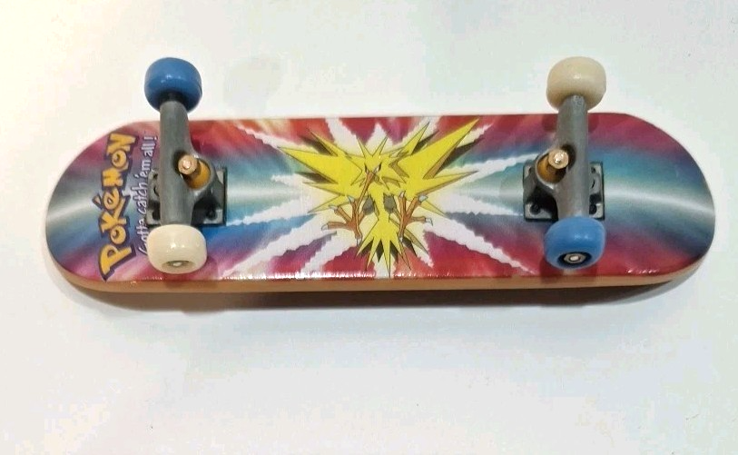 VINTAGE POKEMON ZAPDOS 96mm FINGERBOARD TECH DECK STYLE MINI SKATEBOARD ...