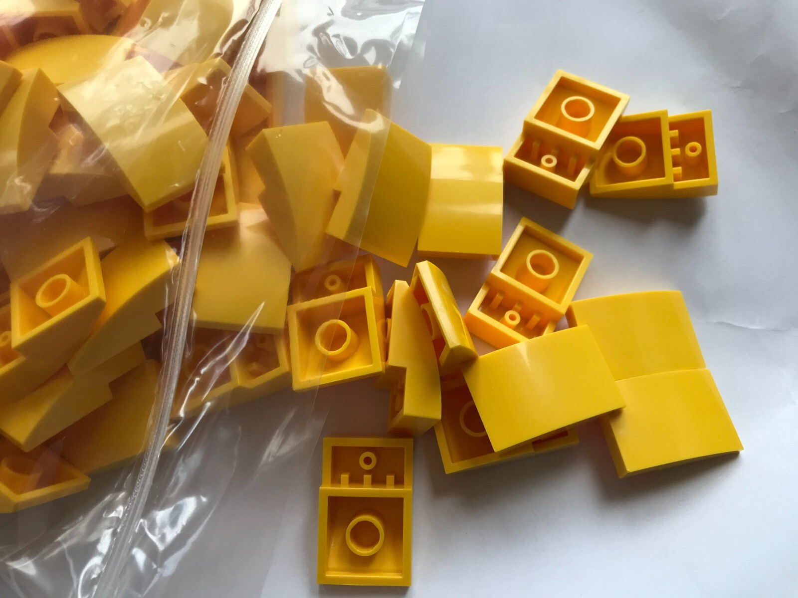 LEGO - NEW-#24309- YELLOW-SLOPE CURVED 3 X 2-10 PIECES | eBay