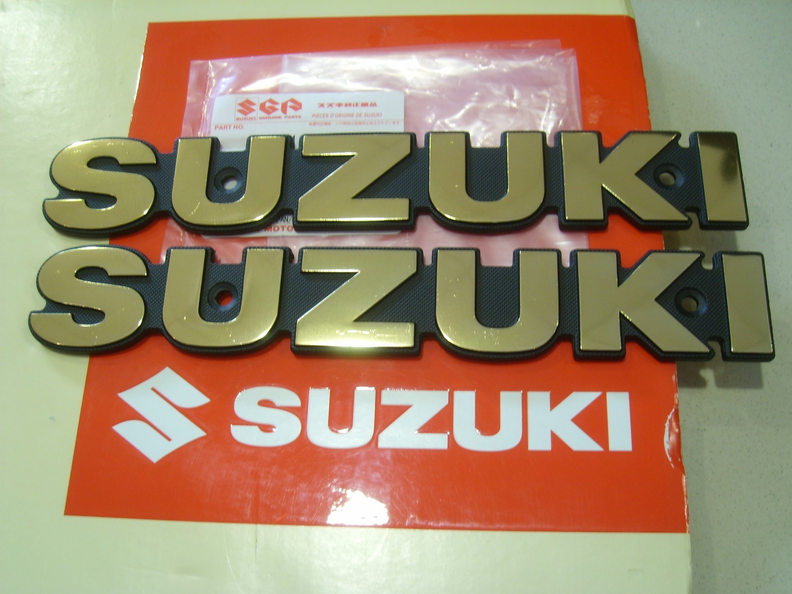 Pair Genuine Suzuki Gold Tank Badge GS 400 425 550 850 1000 GSX 750 ...