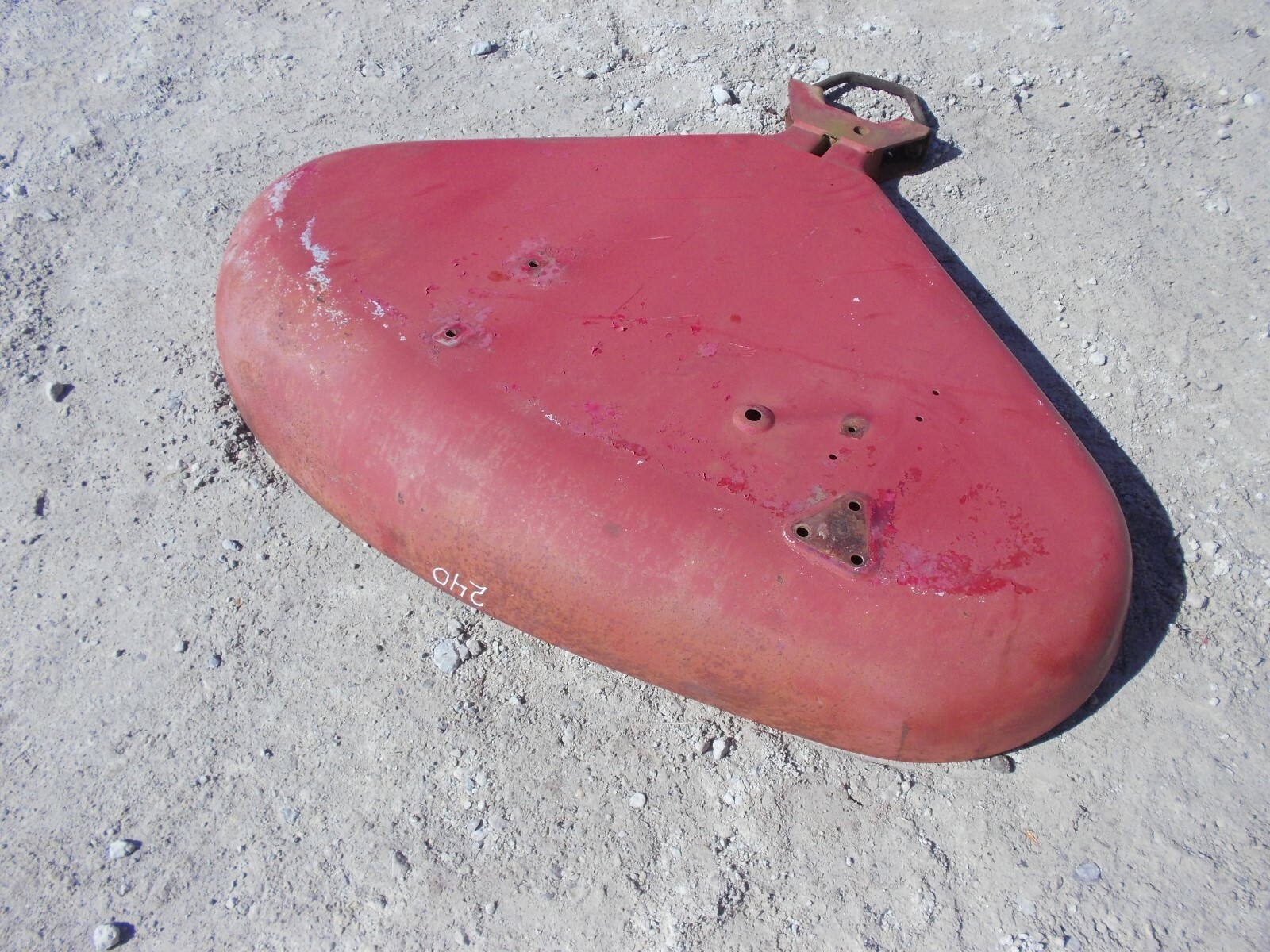 Farmall 240 Rowcrop tractor ORIGINAL IH clamshell fenders w/ U bolt ...