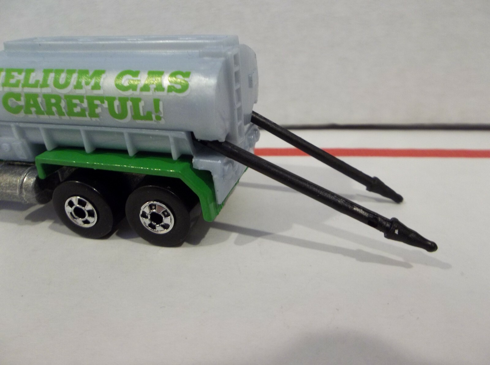 Hot Wheels TANKER Helium Gas Tanker Semi Truck Green Airship Support ...
