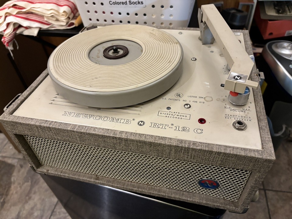 Newcomb RT-12 Vintage School Record Player | Belt Drive | Beige | Motor ...