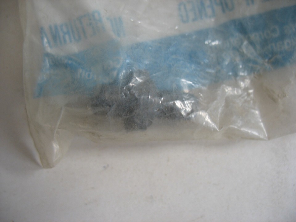 New NOS GM 1962-1989 63 65 67 69 71 RH Engine Timing Chain Damper Bolt ...