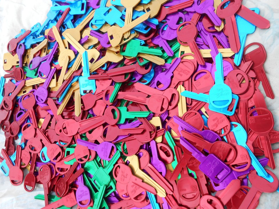 Lot of 25 Ultralite Mix Color Key Blanks CARS,HOUS, etc. ART, CRAFT ...