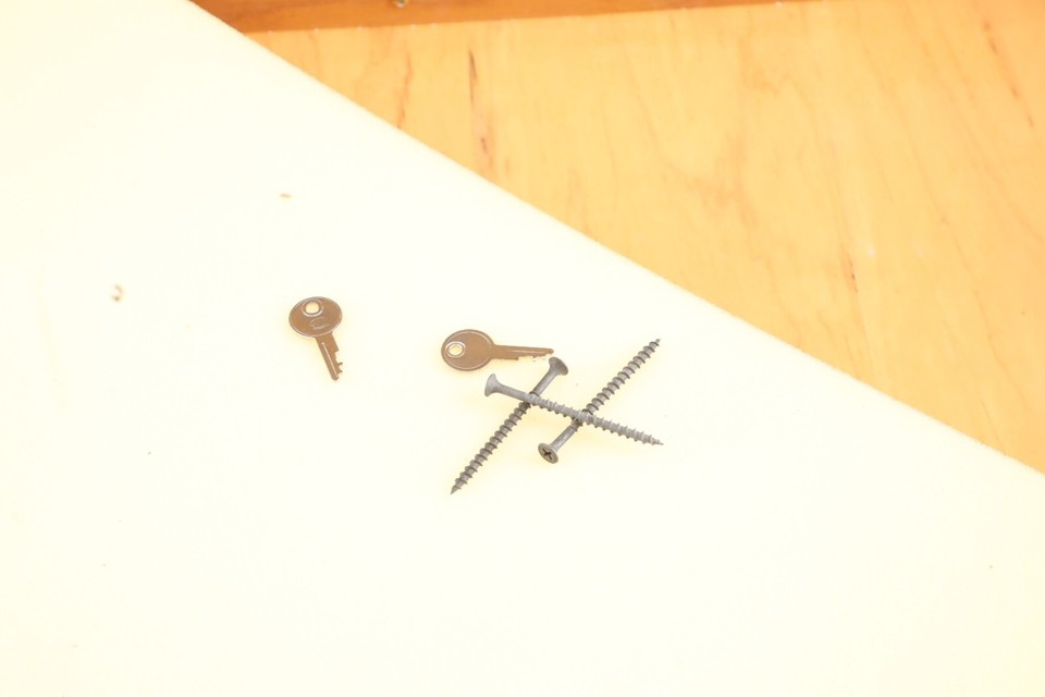 Cox Custom Cases Display Case; Wood, Glass, Handle, Locks 24" x 18" x 3 ...