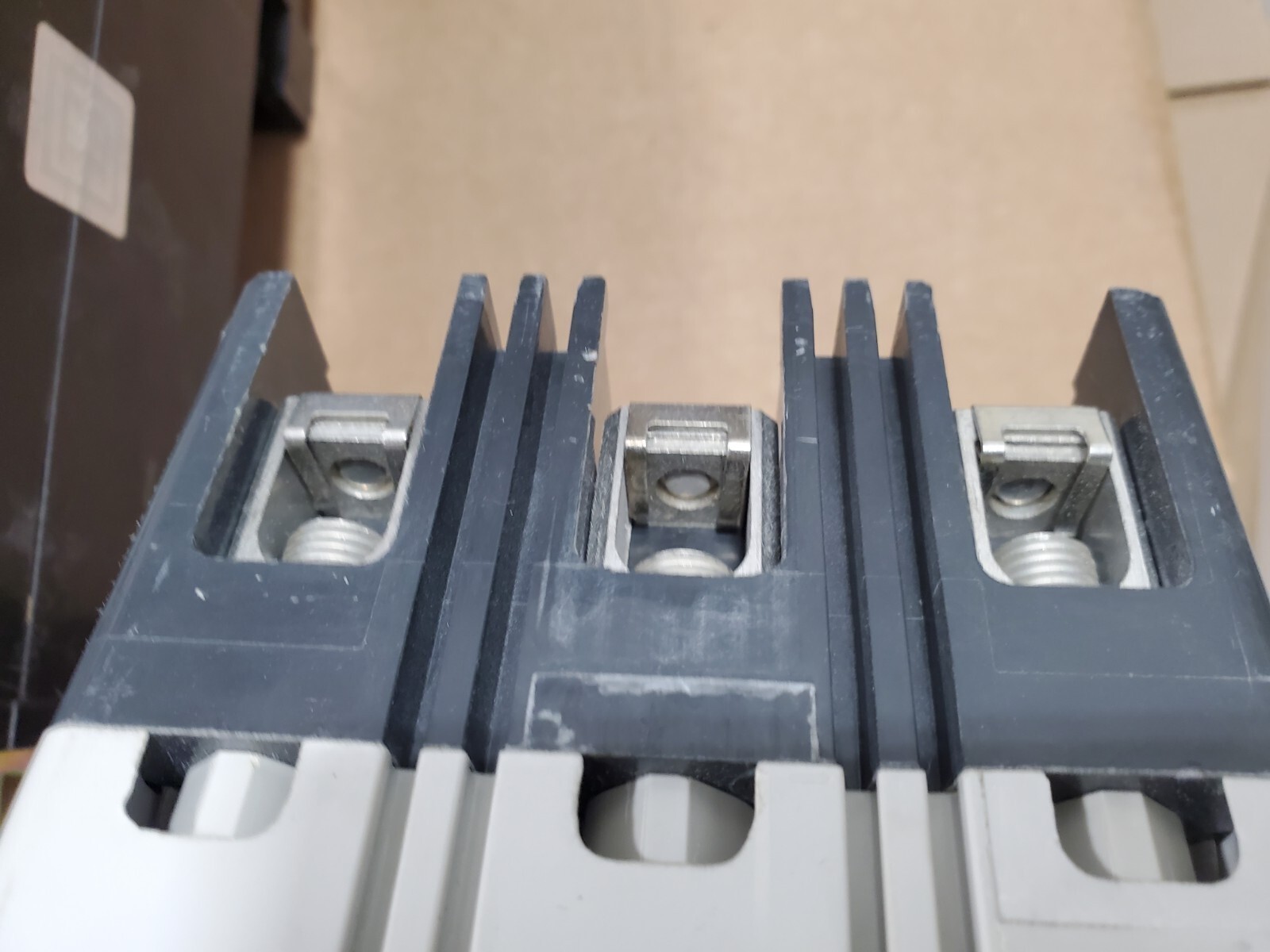 Eaton Cutler Hammer HFD3225L HFD Circuit Breaker 3 Pole 225 Amp Line ...