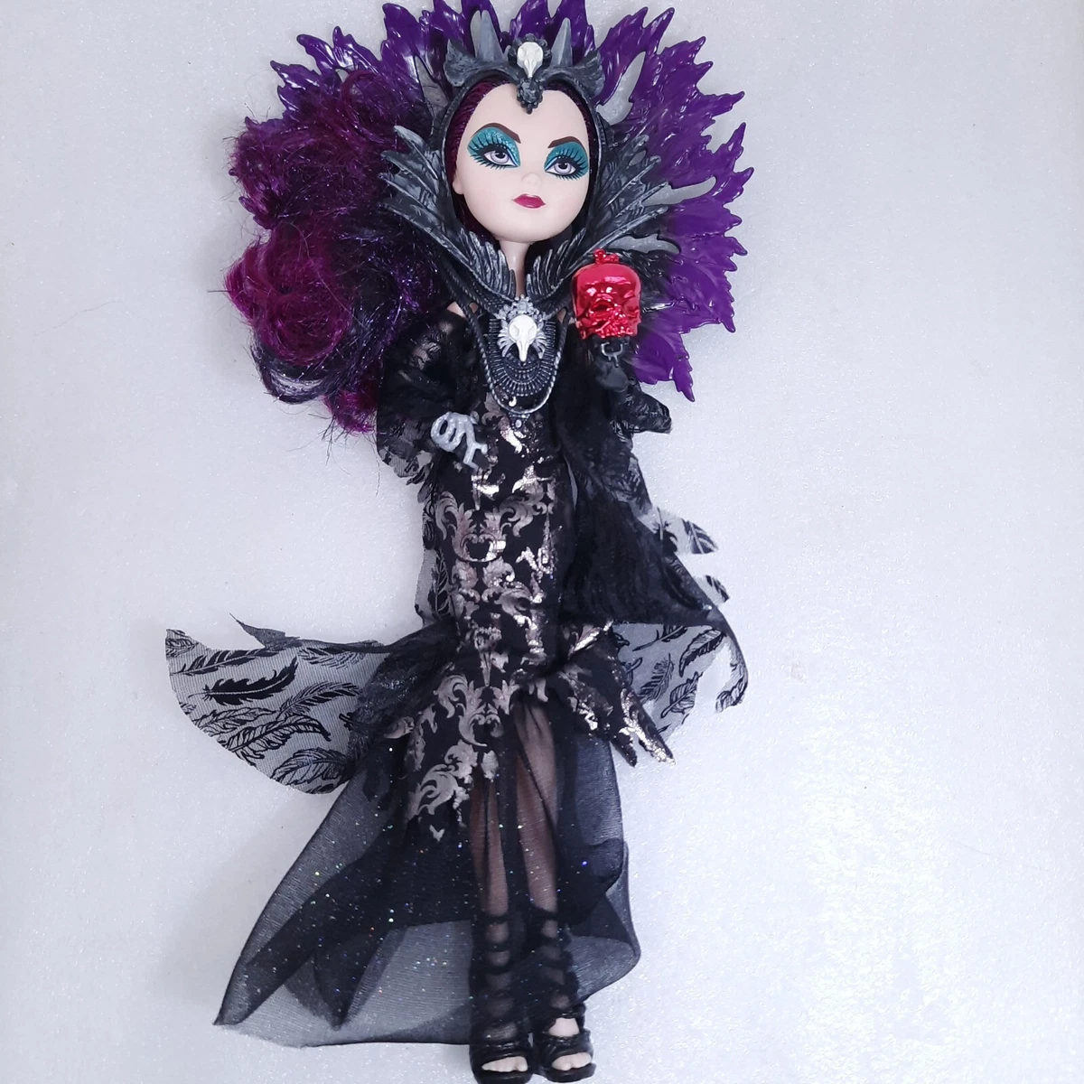 Raven Queen Daughter Of The Evil Queen
