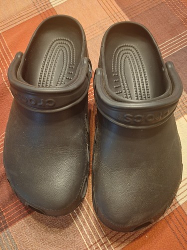 Croc Clogs Size 9 Womens And Size 7 Mens | eBay