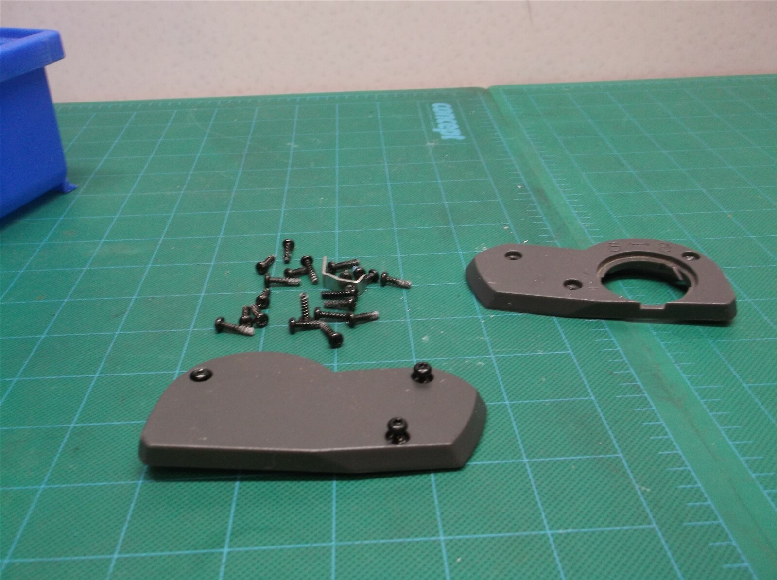 Assorted Parts & Hardware Off a Ryobi P7191 18 Volt Beater Bar Head ...