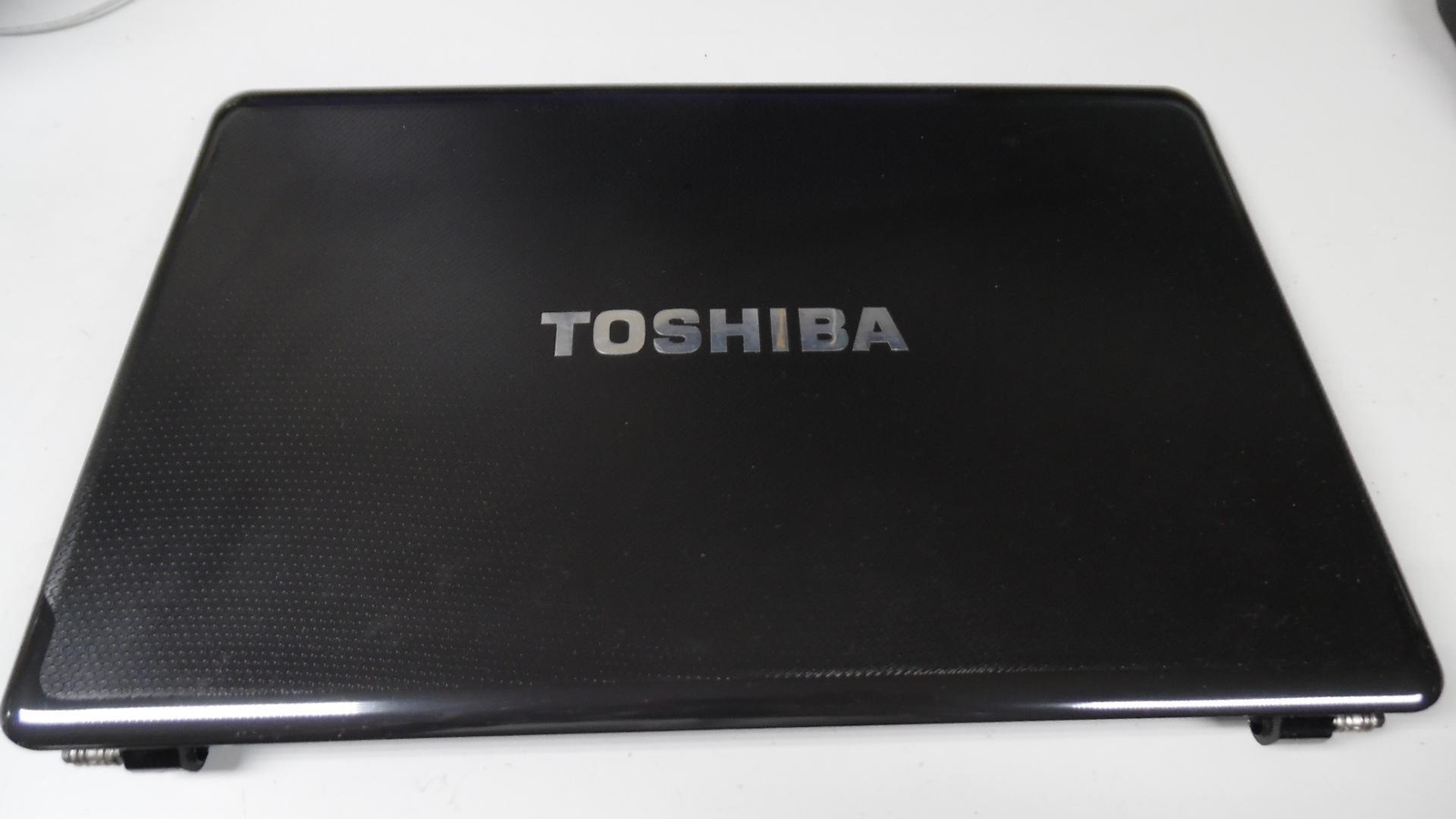Toshiba A665-S5170 - LCD Cover Lid w/ Bezel Cables & Hinges ...