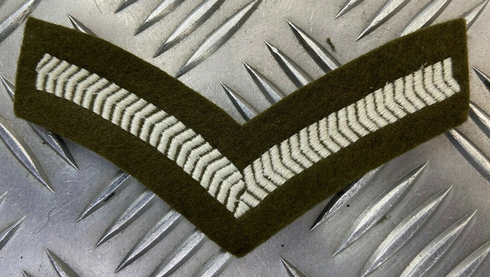Genuine British Army No2 Lance Corporal Stripes / Chevrons / Badge ...