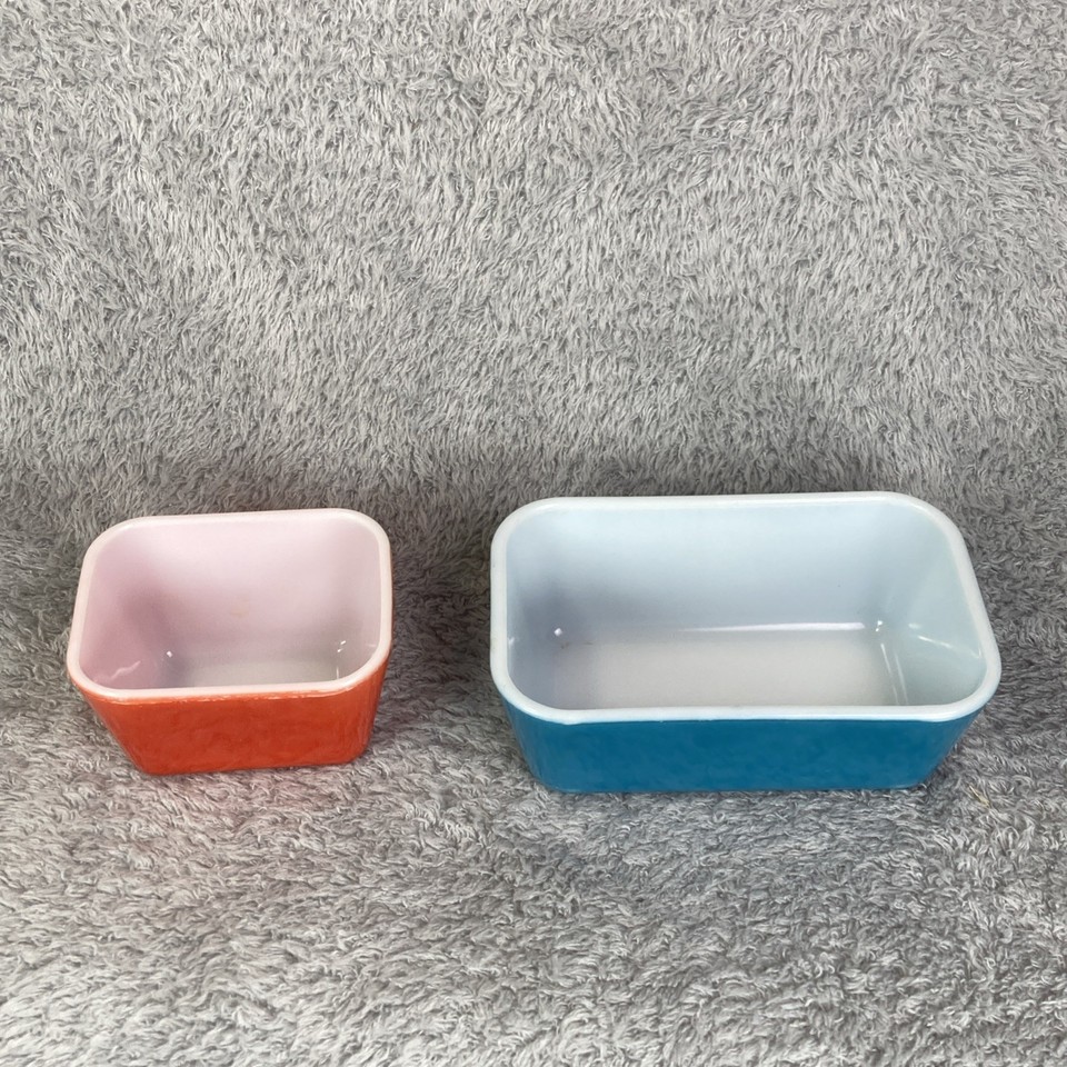 VINTAGE PYREX BLUE 502 and RED 501 REFRIGERATOR DISHES NO LIDS | eBay