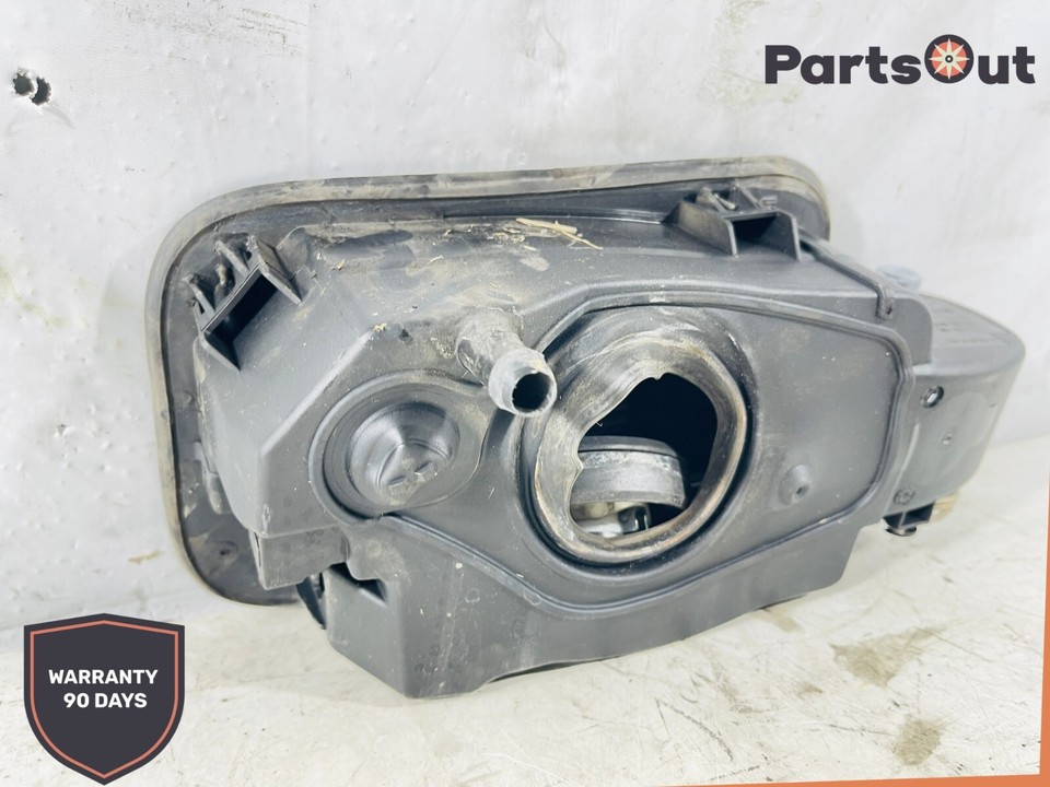 2010 - 2013 MERCEDES W212 CLASS FUEL TANK FLAP COVERING AND HOUSING OEM ...