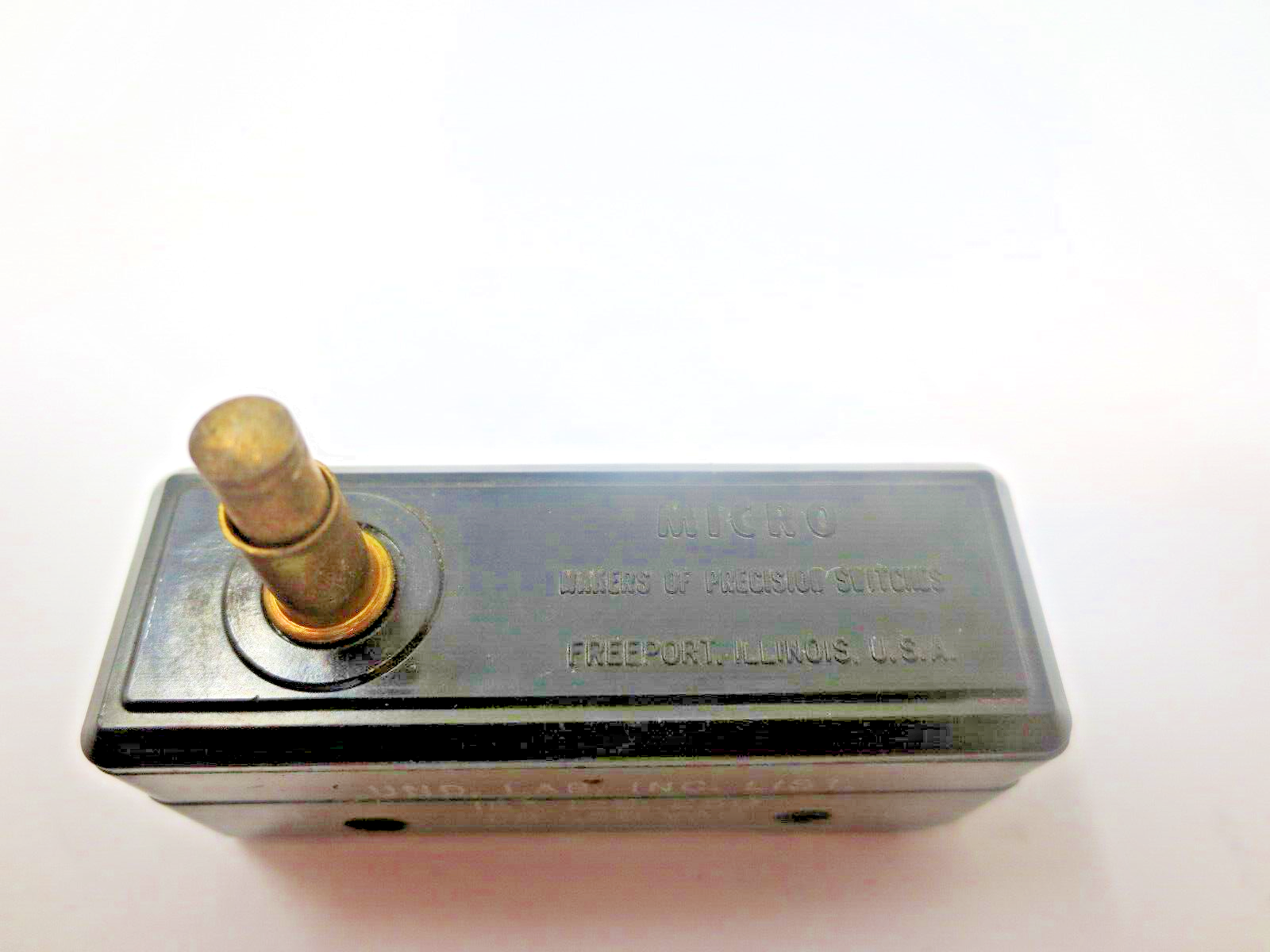 UND LAB INC LIST L1 MICRO SWITCH 15A 125,250 OR 480 VAC | eBay