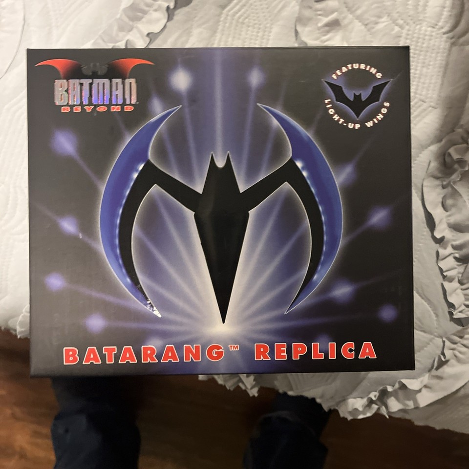 Neca Reel Toys Batman Beyond Gotham City in the Future Batarang Replica ...