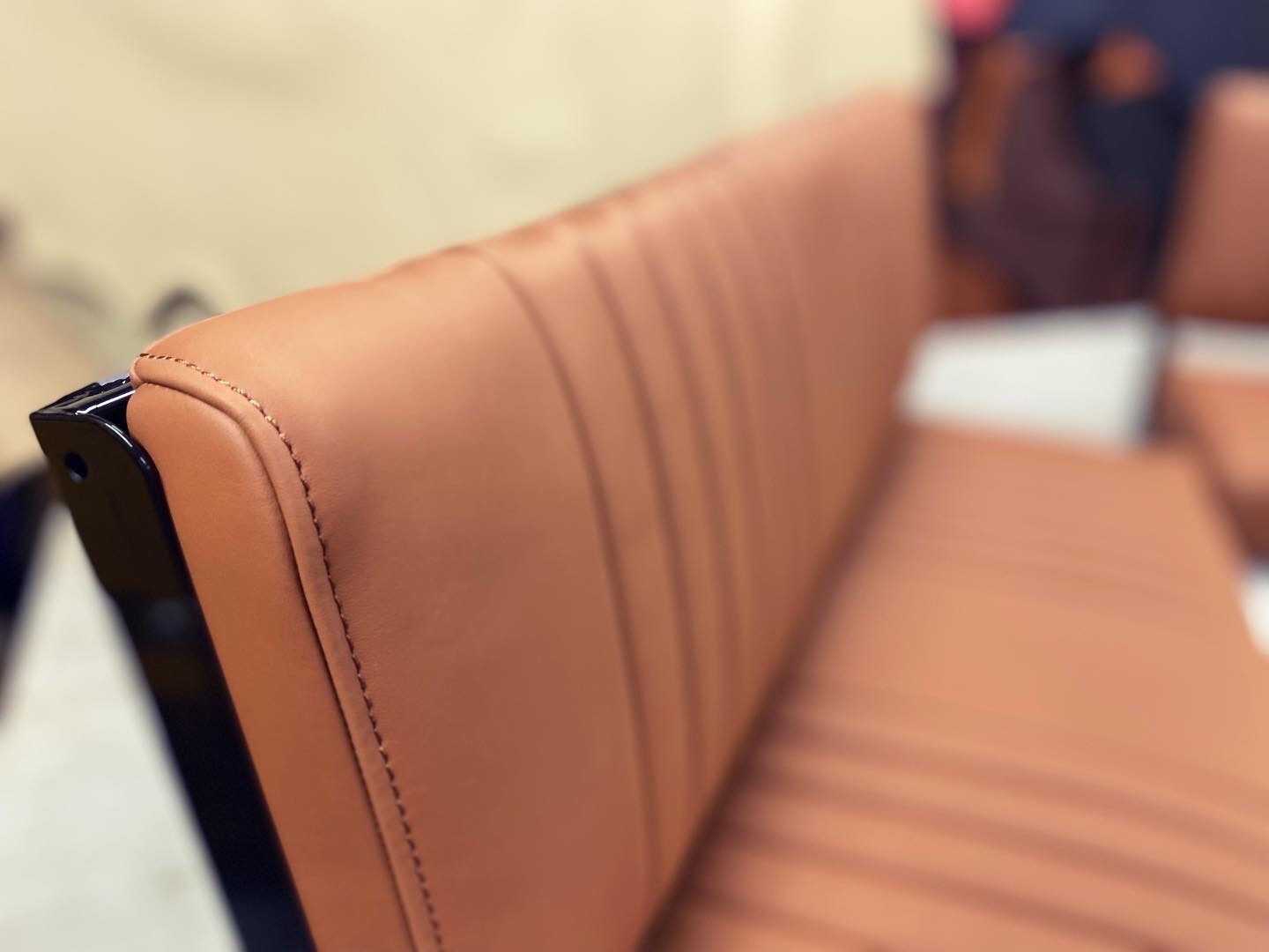 PAIR TAN FLUTED LEATHER 2 MAN REAR INWARD BENCH SEATS FIT LAND ROVER ...