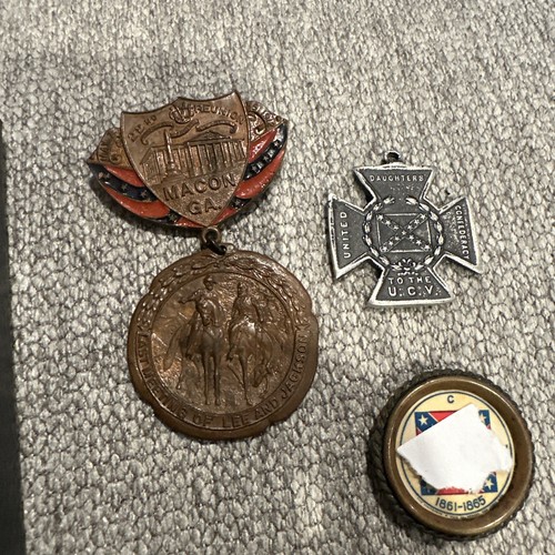 Huge Lot Of UCV United Confederate Veterans Pins Buttons Badges Medals ...