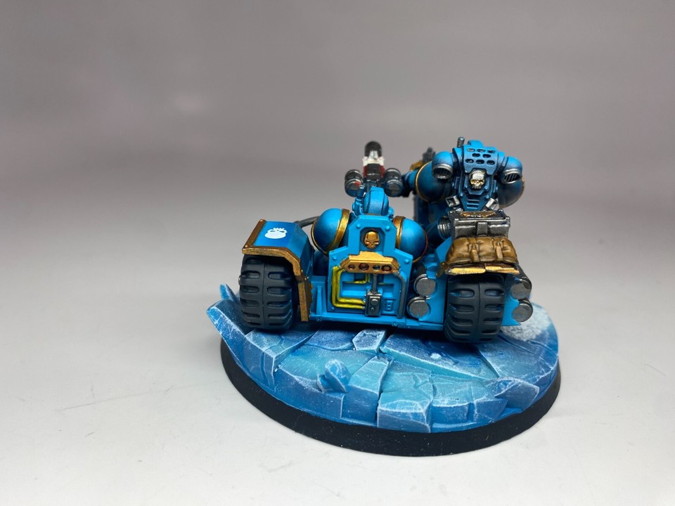 Warhammer 40k - Space Marines Attack Bike Ultramarines - Amazing Paint and Base | eBay