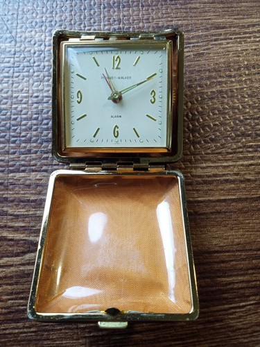 Vintage Linden Wind Up Clam Shell Style Travel Alarm Clock Beige Made ...