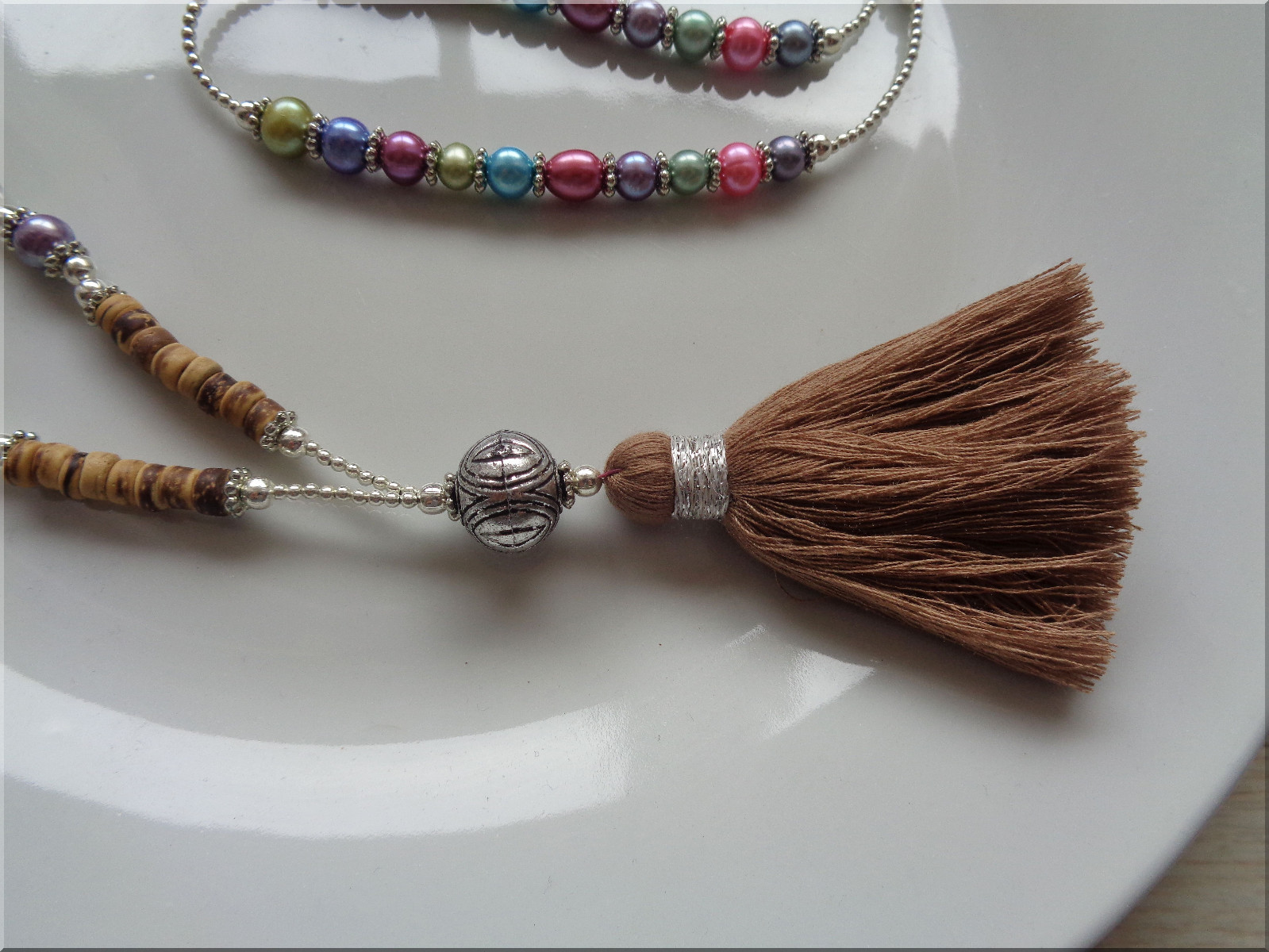 Neu lange bunte Kette mit Zuchtperlen Kokos Quaste Handmade Handarbeit ...