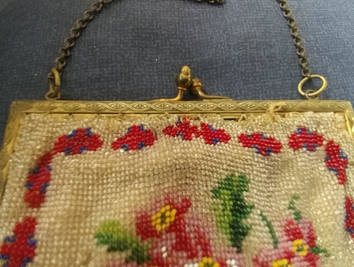 Antique Beaded Purse Floral Pattern 1930's - Gem