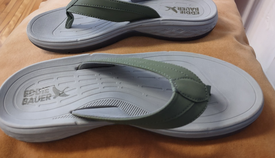 Eddie Bauer Grey Womens Sandals Flip Flops Size 8 Summer Beach Pool ...