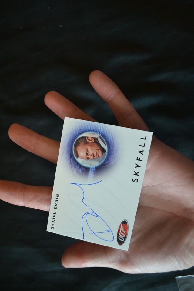 James Bond Autograph Card Daniel Craig as 007 A228 Rittenhouse 2012 ...