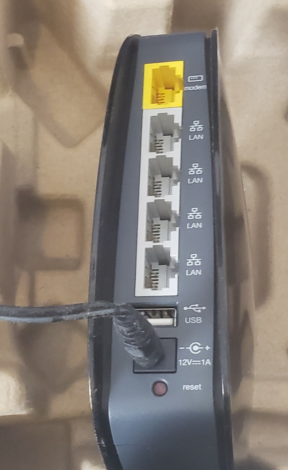 Belkin N600 DB Wi-Fi Dual Band N+ Wireless Router Modem Ethernet USB ...